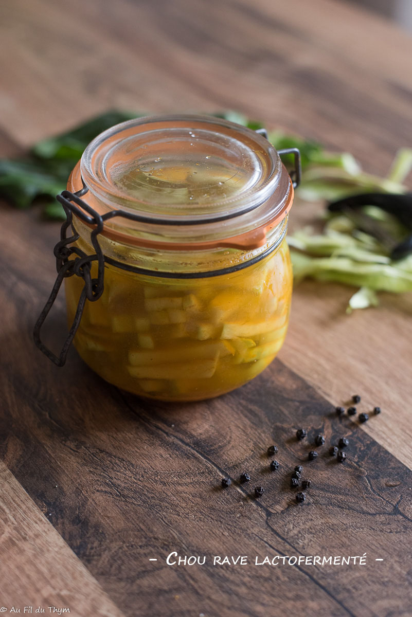 Chou rave lacto-fermenté au curcuma - Au Fil du Thym